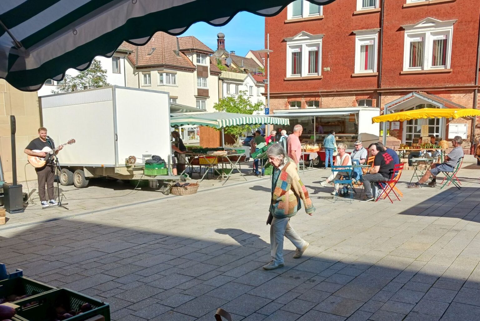 Samuel Bantle musizierte auf dem Wochenmarkt