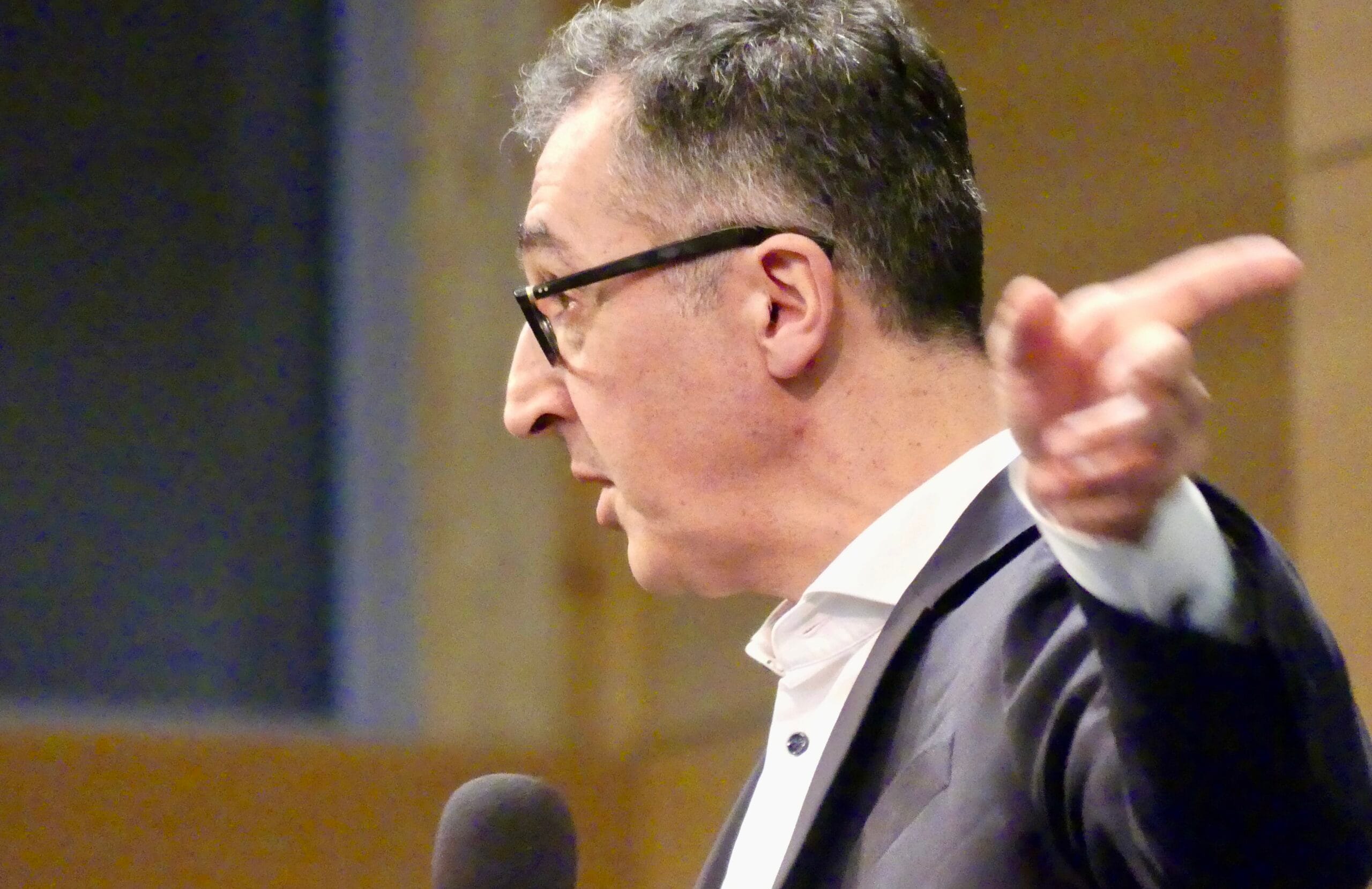 Özdemir Auftritt in Rottweil: Harsche Kritik auf Social Media